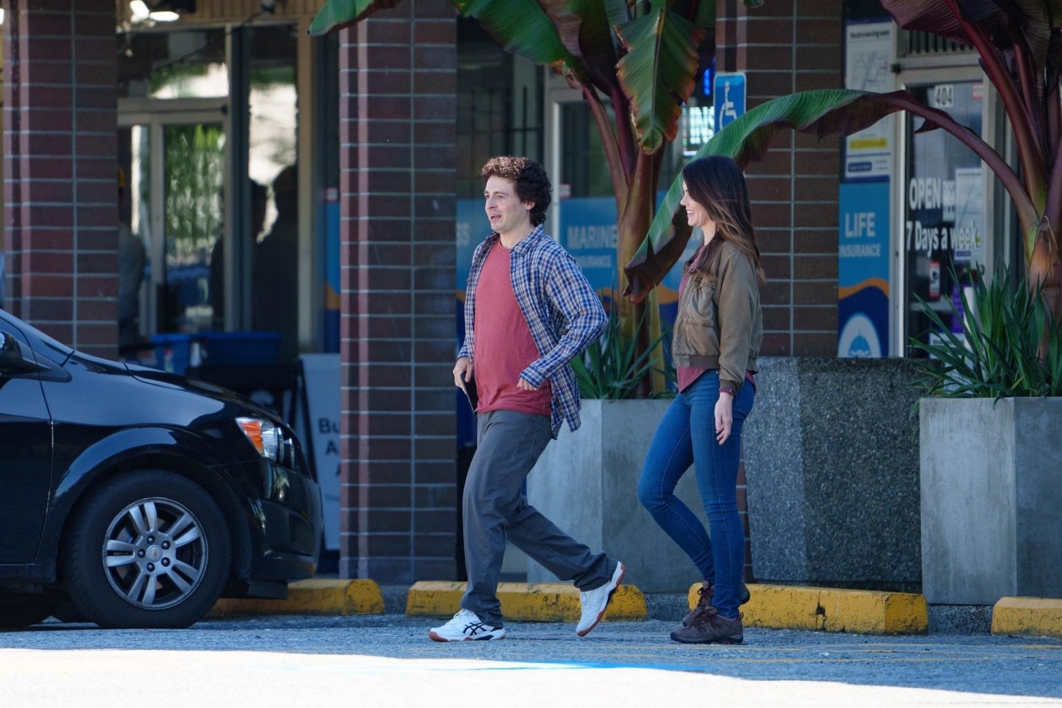 First Look at Anthony Boyle As Sam Bankman-Fried On Set Of 'The ...