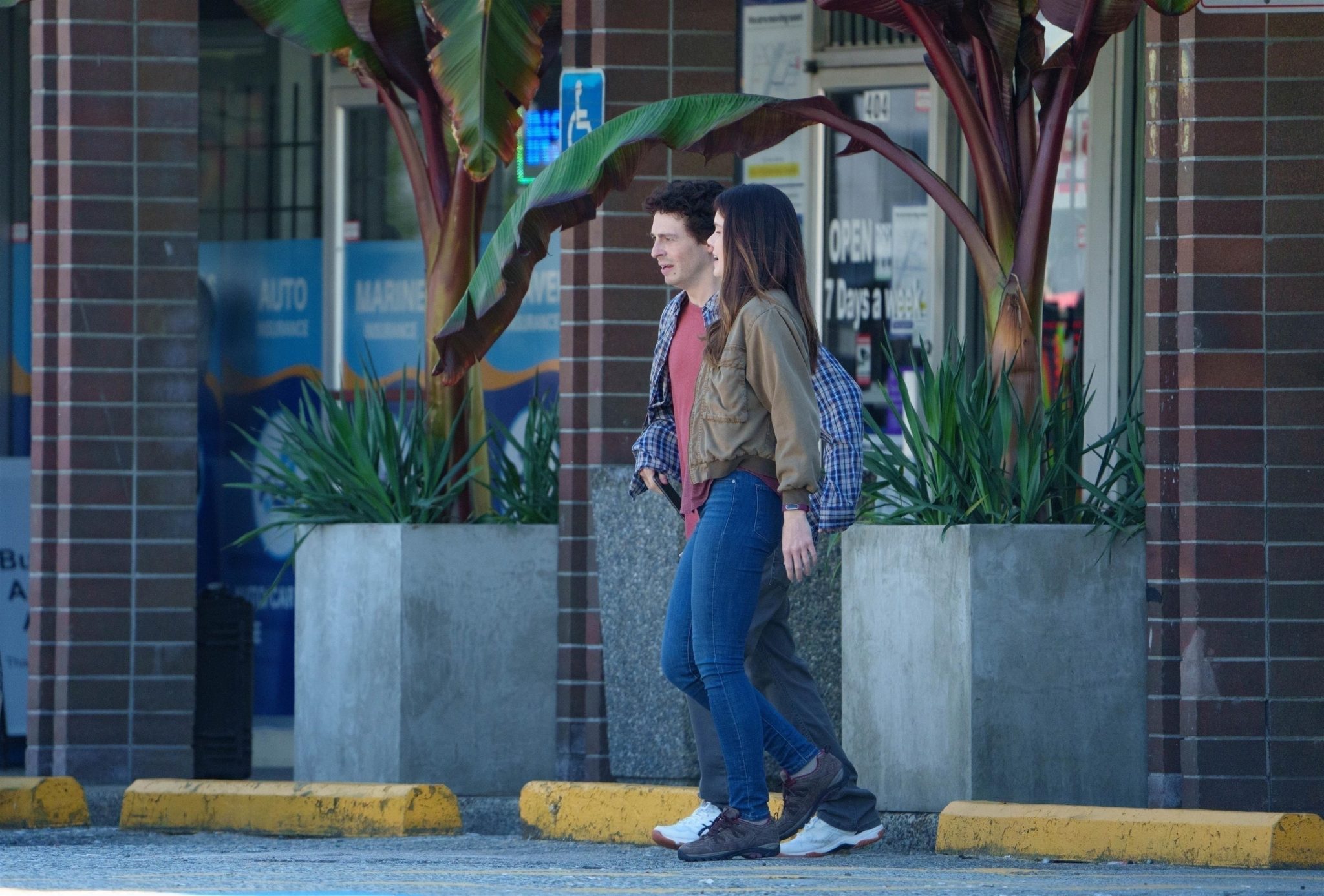 First Look at Anthony Boyle As Sam Bankman-Fried On Set Of 'The ...