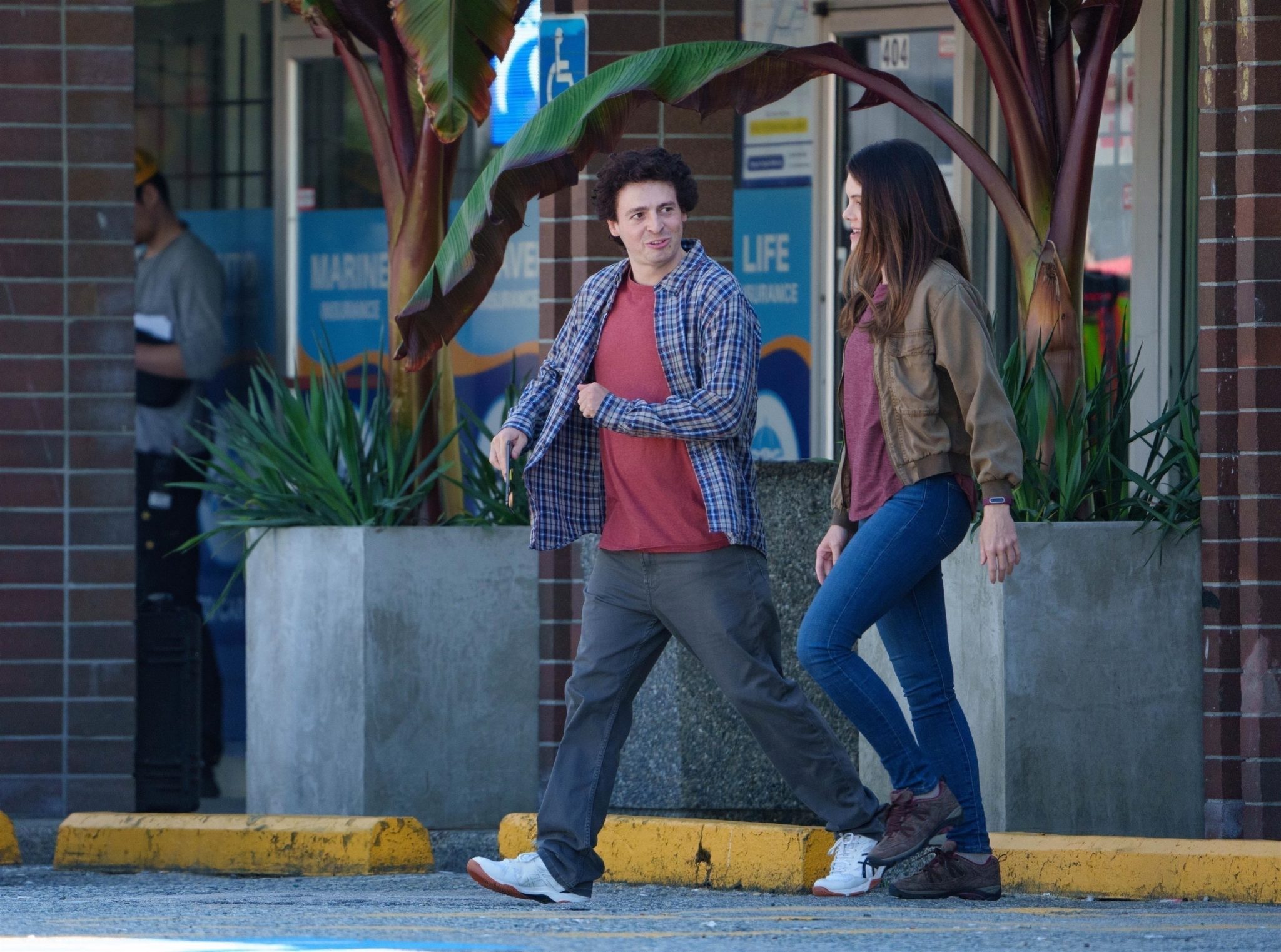 First Look at Anthony Boyle As Sam Bankman-Fried On Set Of 'The ...